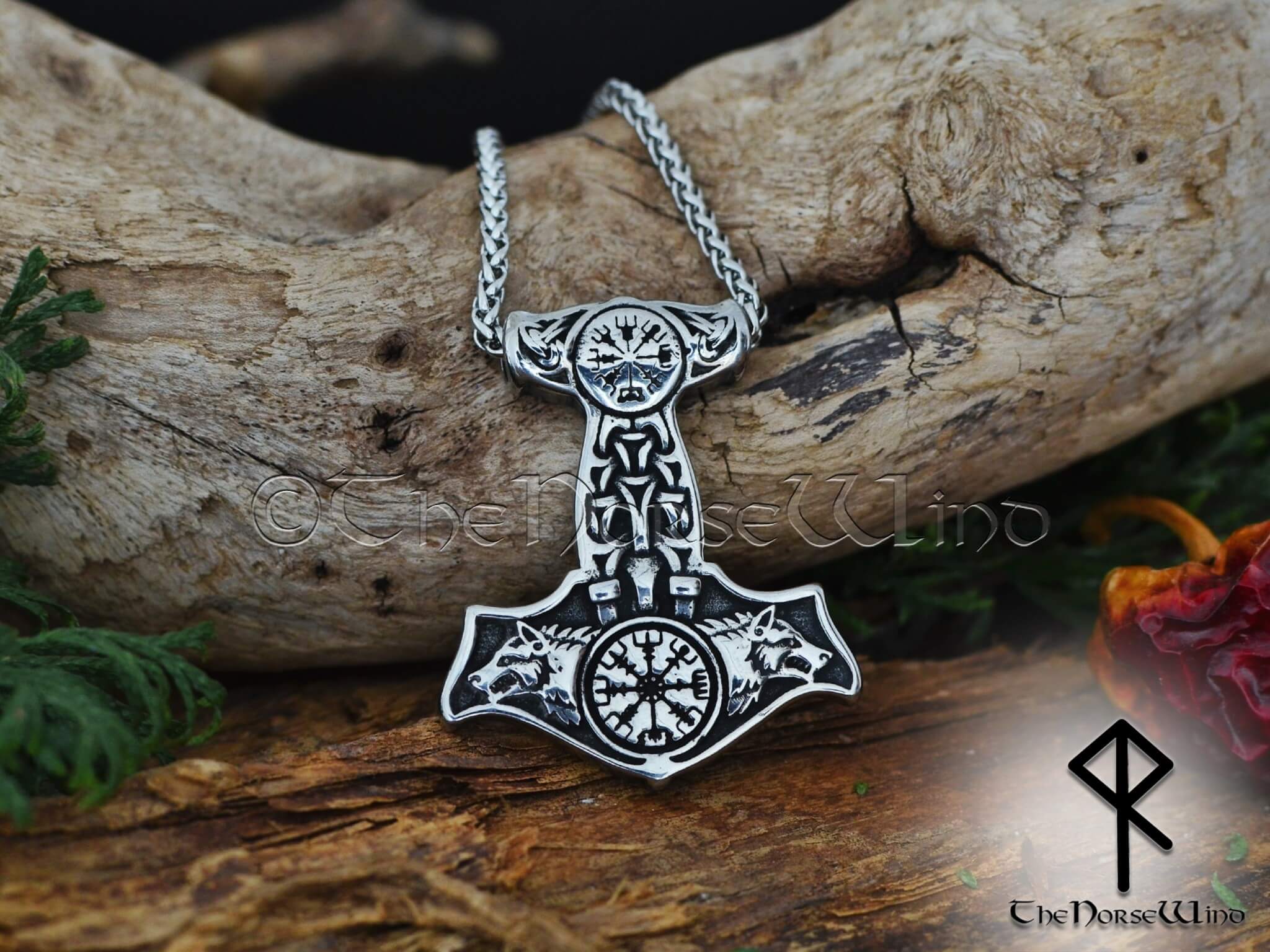 Thor's Hammer / Mjolnir Symbol Meaning, Norse Mythology & Viking Lore ...